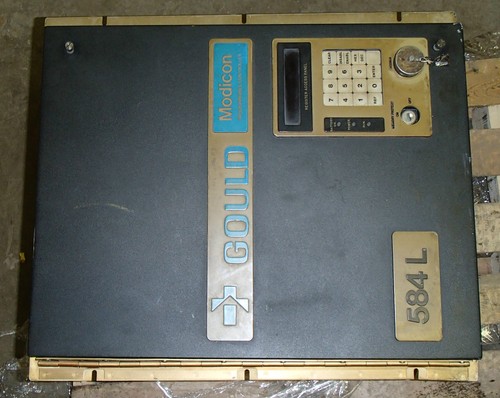 AEG Gould Modicon Programmable Controller AS-584L-231 _2.9 AMPs_584-L ...