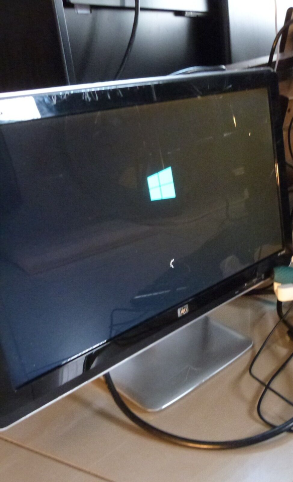 HP 2009f 20" Monitor VGA, DVI input(s), Built-in Speakers *see photos ...