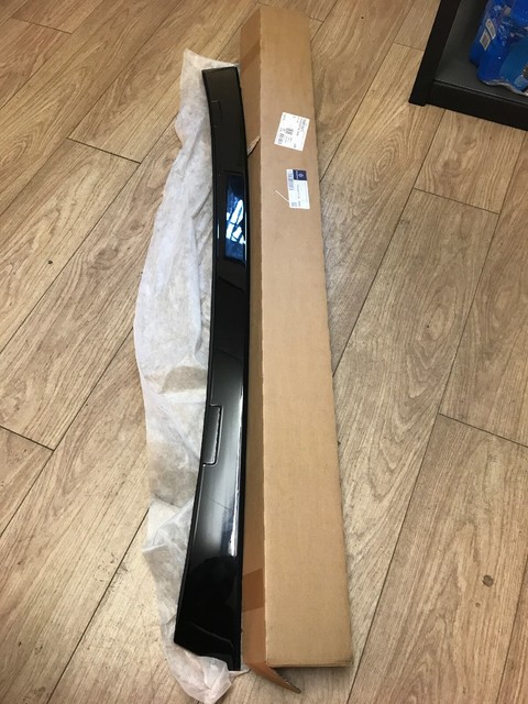 Genuine Mercedes-Benz C-class W204 Left Roof Moulding A20469071829040 ...