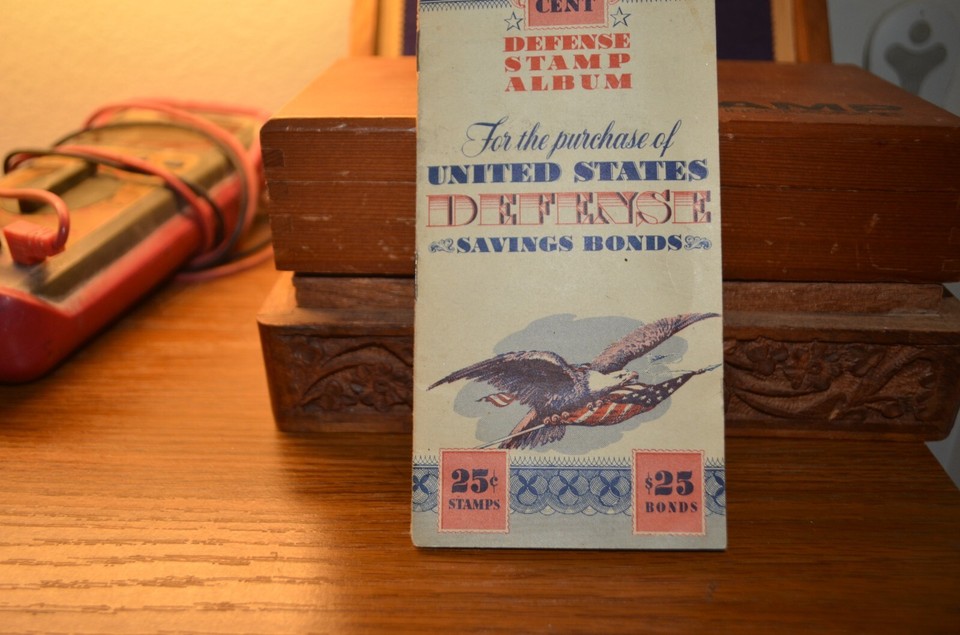 25 Cent Defense Stamp Album $25 US Savings Bonds Booklet 1942 Militaria ...