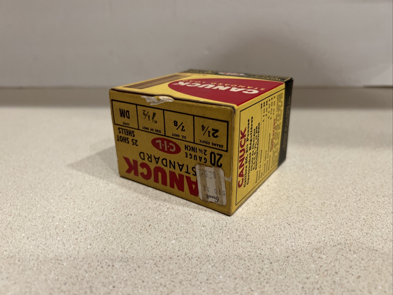 Vintage CANUCK 20 GAUGE STANDARD LOAD SHOTGUN SHELL BOX | eBay