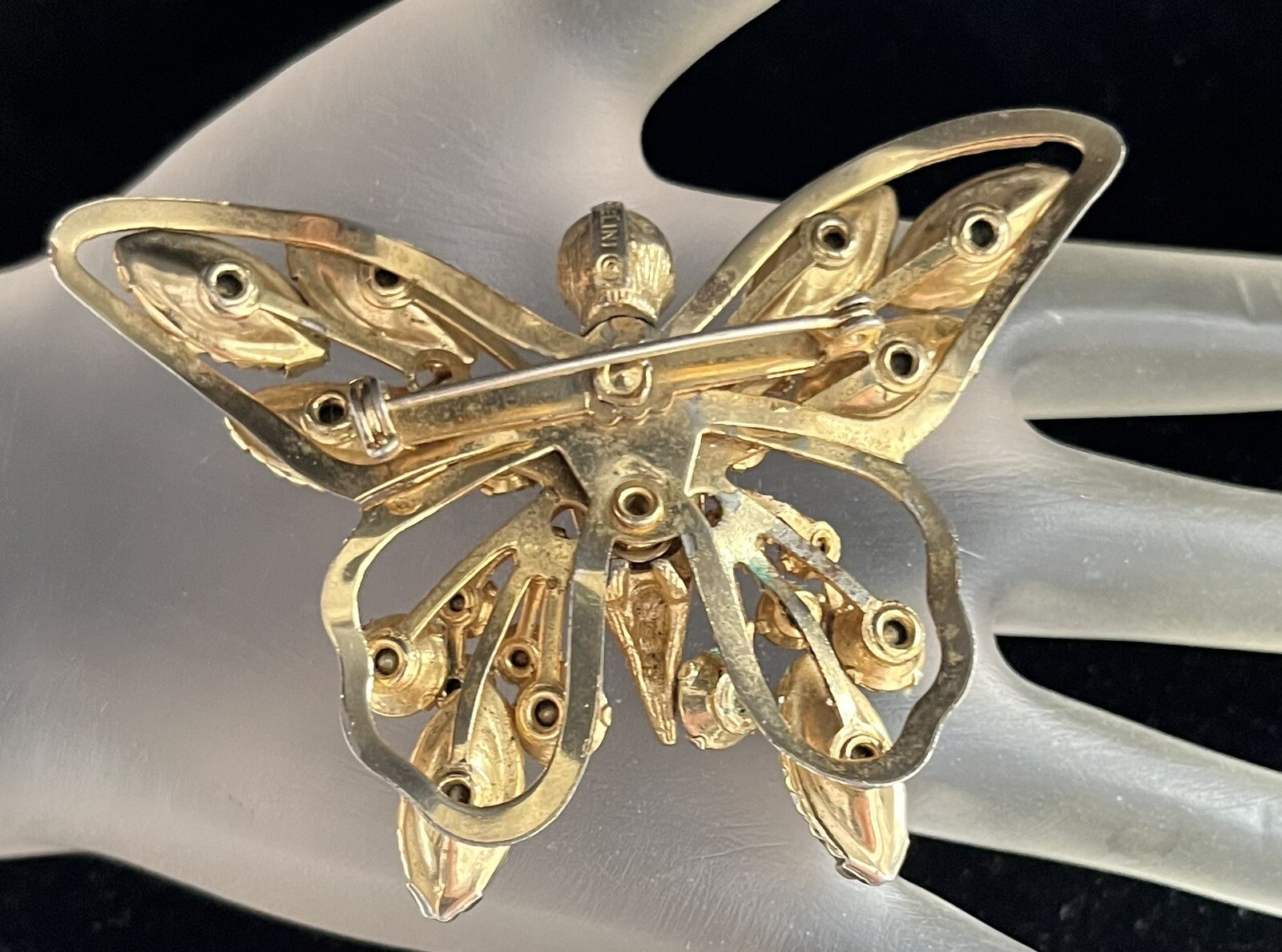 Selini Vintage Butterfly Brooch In Shades Of Pink Rhi… - Gem