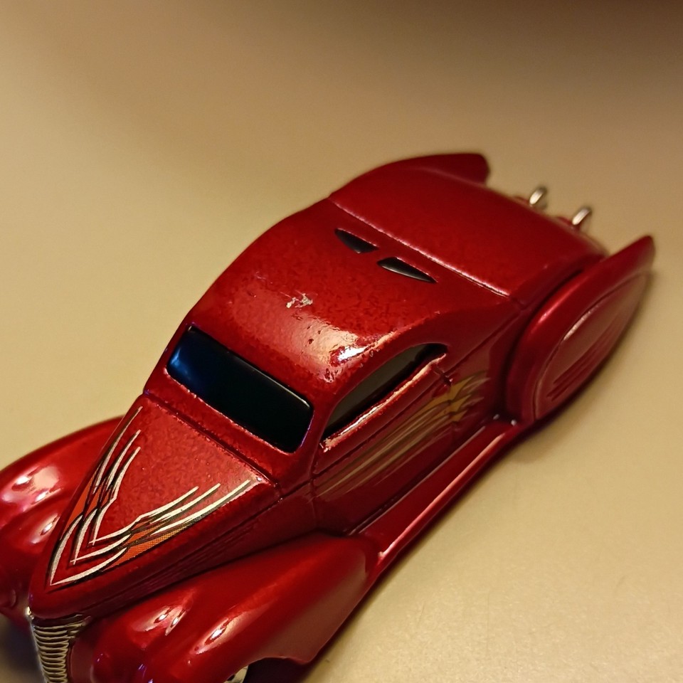 Hot Wheels '37 Lincoln Zephyr Swoop Coupe Red Diecast Car 1:64 Scale ...