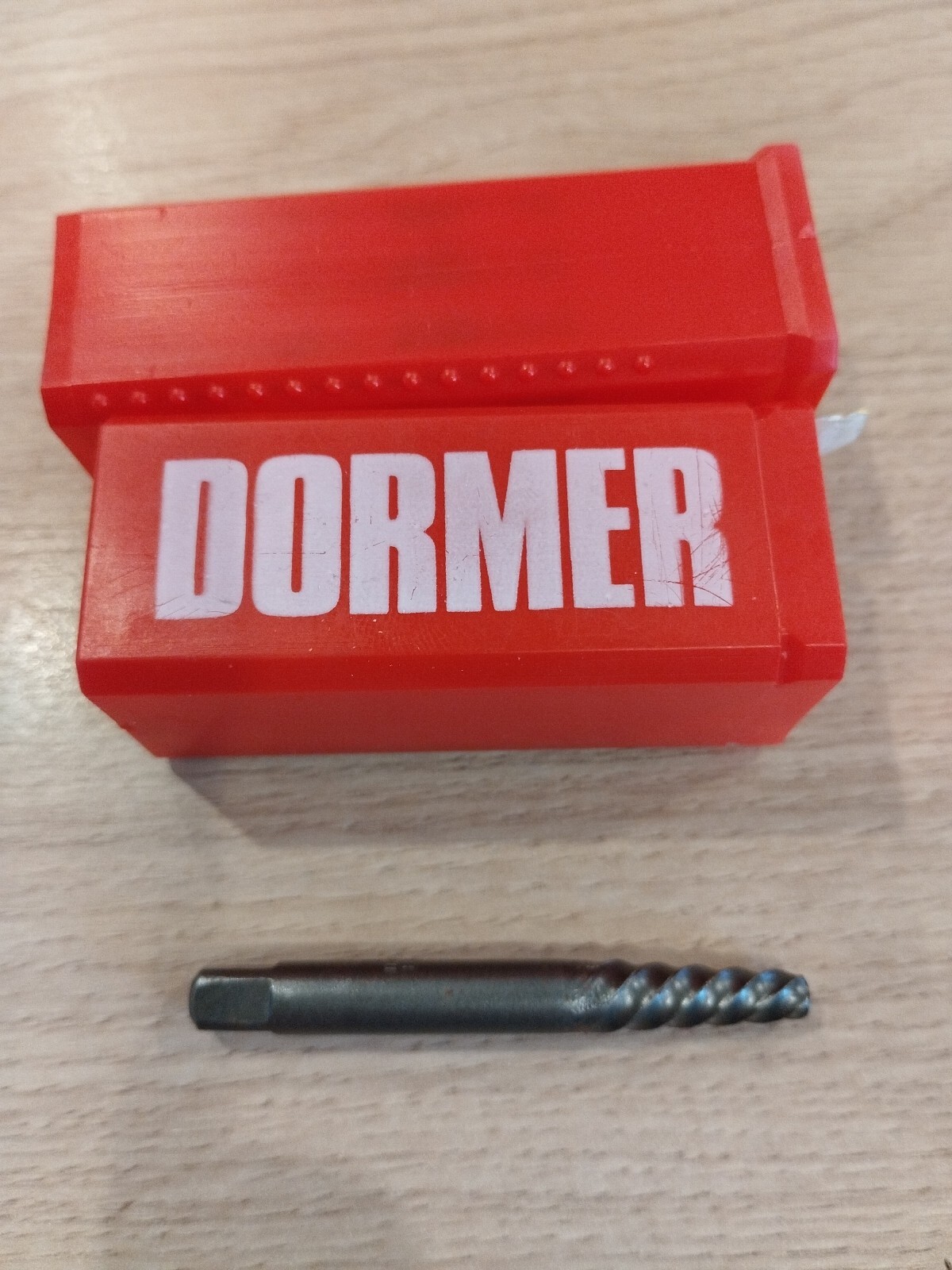 DORMER M100 Carbon Steel Screw Extractor No.4 DORSE4 for sale online | eBay