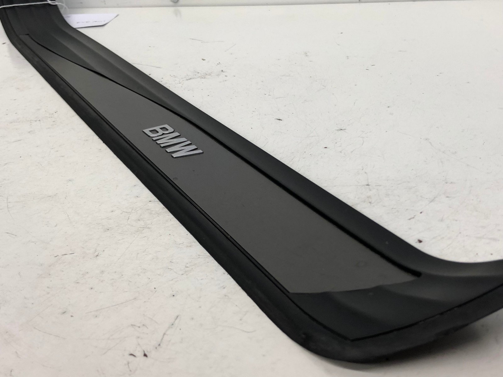 04-10 BMW E60 550i 525i 545i 530i Front Right Entrance Cover OEM ...