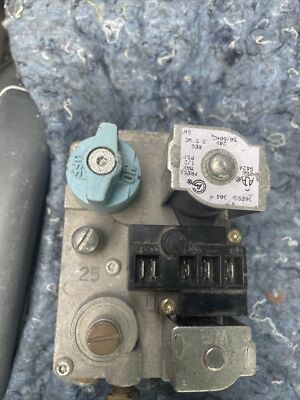White Rodgers 36E93 304 Natural Gas Valve 1/2" Inlet 3/4" Outlet used # ...
