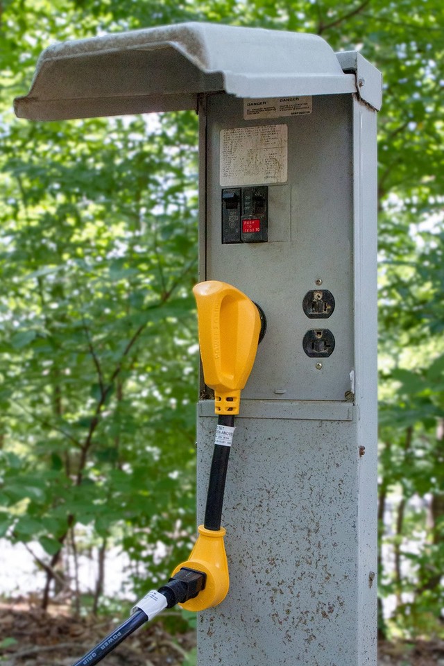 Camco 55155 - Power Grip™ 12" Dogbone Power Adapter with Handle Grip ...