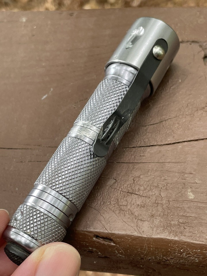 Vintage old school Surefire E2 Executive Tear Drop Flashlight 60 Lumen ...