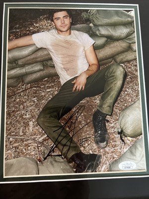Zac Efron SIGNED 8x10 Photo Autograph JSA COA 14 1/2 X 7 1/2“ Frame d ...