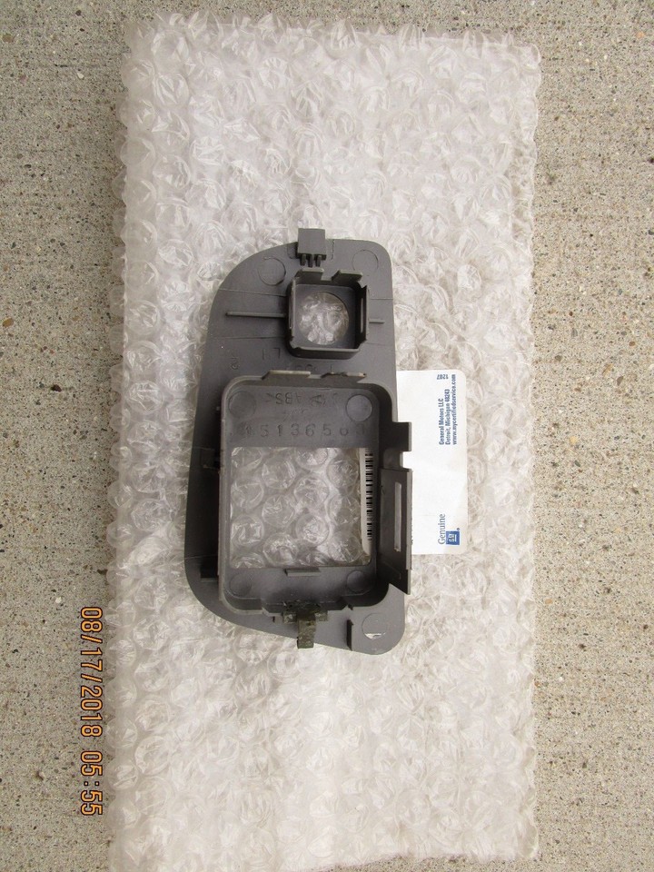 03 - 07 CHEVY EXPRESS FRONT LEFT SIDE MASTER POWER WINDOW SWITCH BEZEL ...