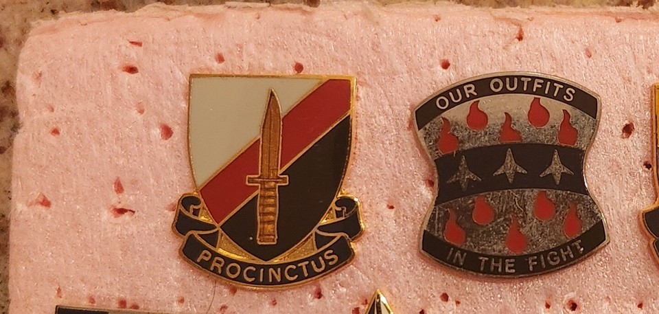 U.S.ARMY CREST, DUI, SET OF 7 INFANTRY REGIMENTS, NEW SINCE 2010, SOME ...