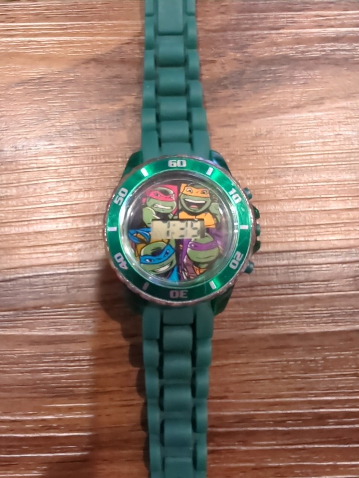 TMNT Ninja Turtles Green Digital Light Up Kid's Silicone Strap Watch ...