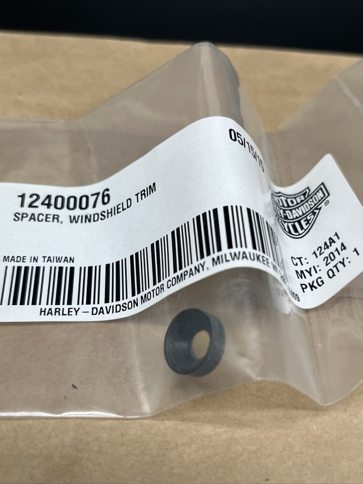 TA@11.54 Genuine OEM HARLEY-DAVIDSON spacer windshield Trim 12400076 | eBay