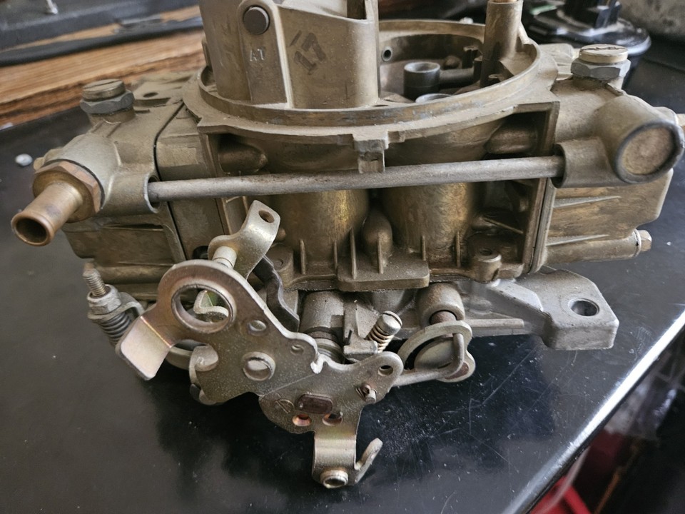 Holley 600 CFM CARBURETOR ELECTRIC CHOKE. Came Off A 1970 Pontiac 400 ...