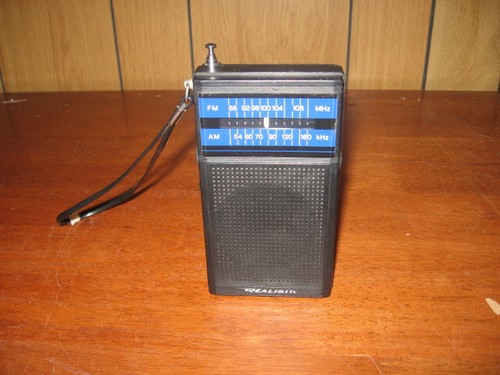Vintage REALISTIC Model 12-635A RADIO SHACK Transistor Radio 9V AM/FM ...