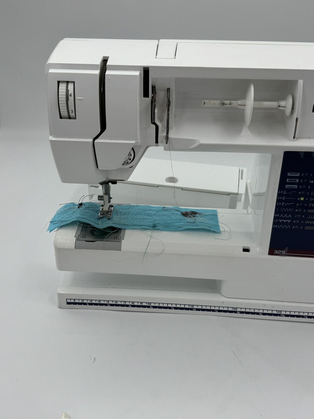 Husqvarna Viking Daisy Sewing Machine w Foot Pedal S2 25 S225 | eBay