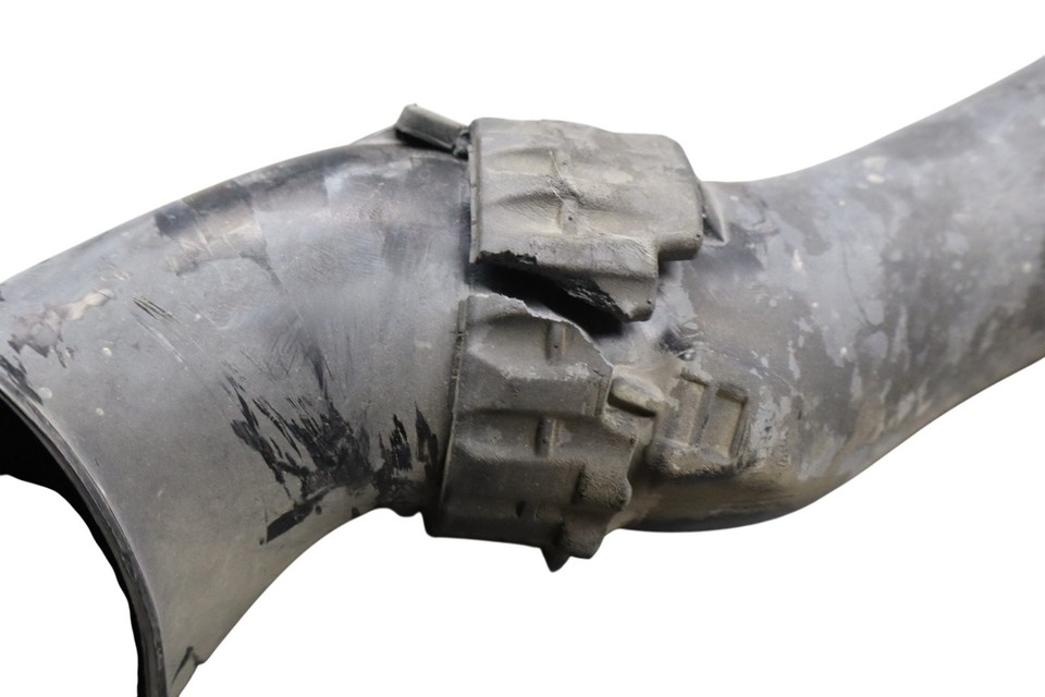 11-17 Volkswagen Touareg Engine Air Intake Duct Hose Pipe Tube ...