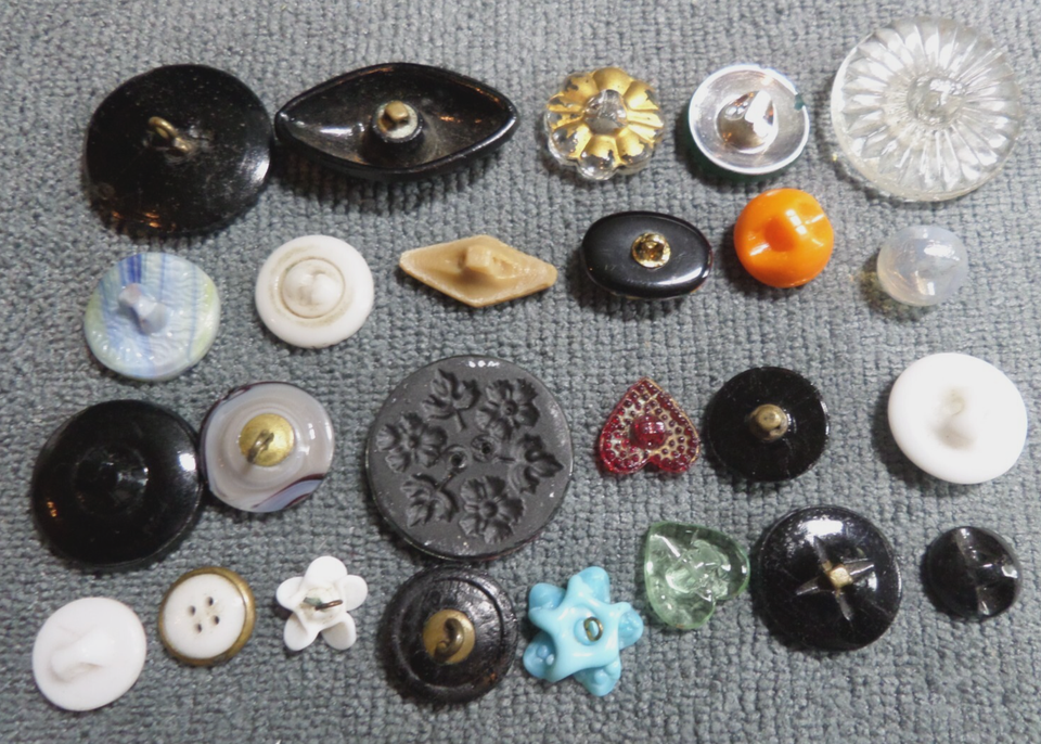 Lot of 25 Vintage Antique Glass Buttons Various Sizes Shapes Patterns ...