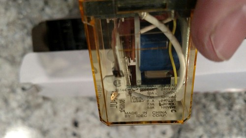 idec single pole relay rr1b-ul 120volt plug in relay Sold As Pack 10 ...