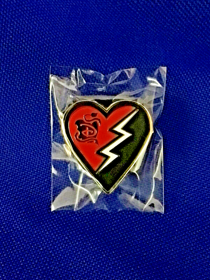 Disney D23 Expo 2024 Exclusive Descendants Pin And Clear tote ...