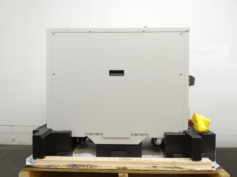 iXH 1820H Edwards AC4B0B122200 Harsh Environment Dry Pumping System New ...