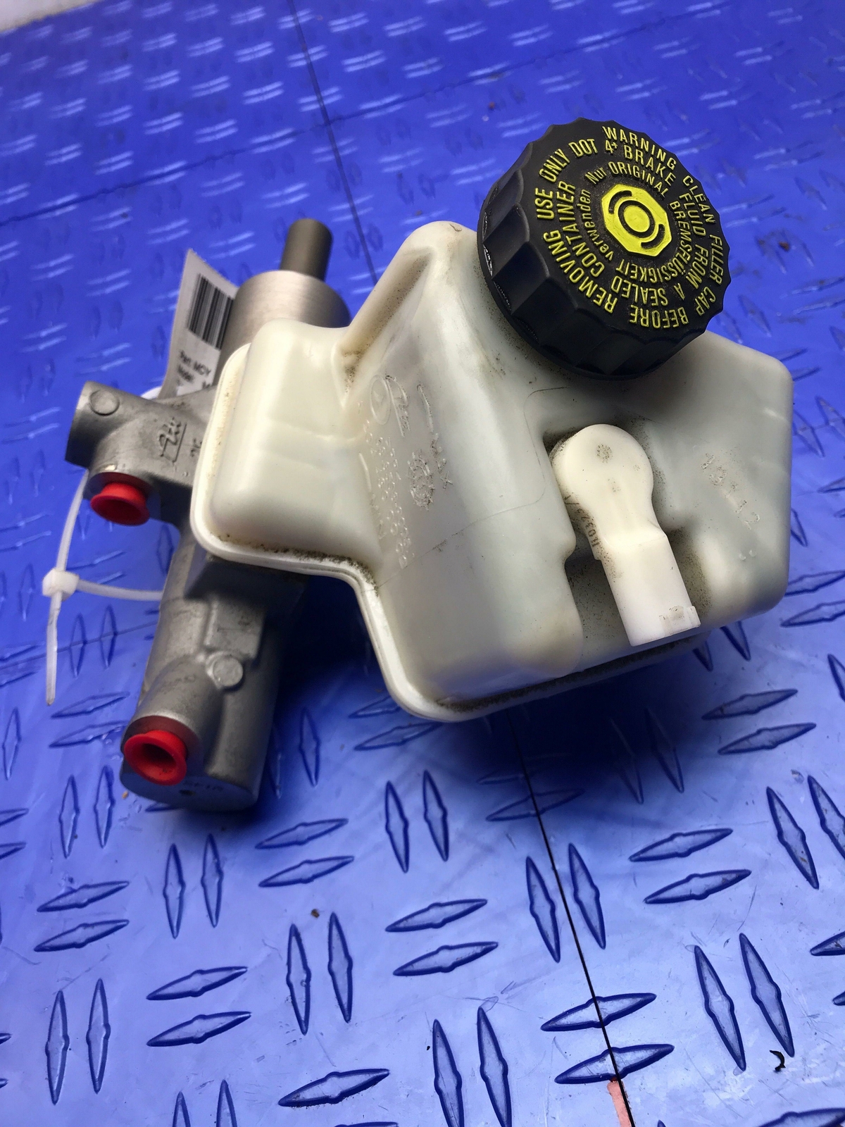 2012 - 2014 MERCEDES CLS550 C218 BRAKE MASTER CYLINDER W/RESERVOIR ...