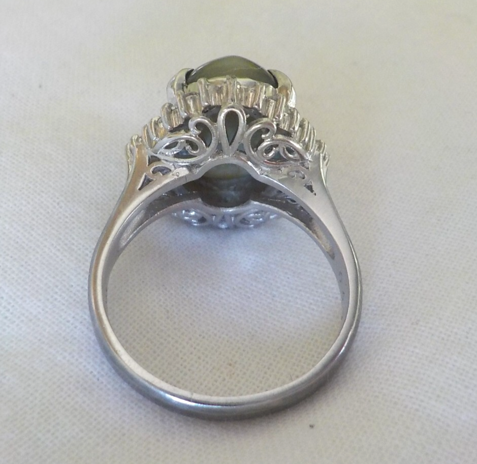 Platinum 5.0ct Cats Eye Nephrite 0.47ct Diamond Halo Ring - 9.80 gms ...