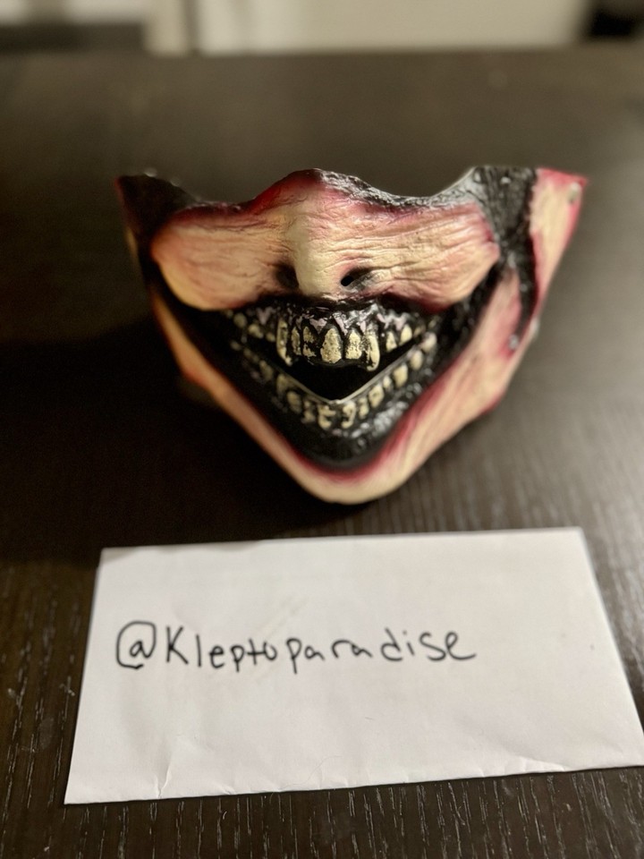 WWE Bray Wyatt “Fiend” Half Mask+Hurt/Heal Gloves+Fiend Bag Bundle ...