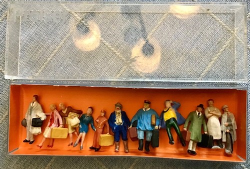 11 Ho Scale Preiser? Early 1900's People Mix: Platform Passengers ...