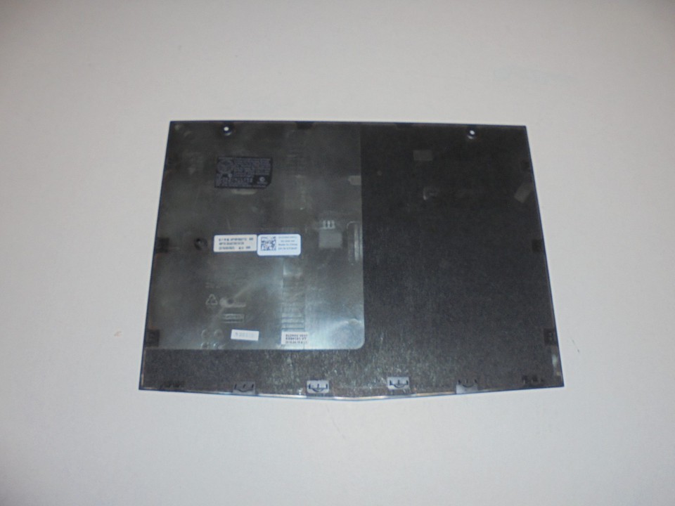 7CRGP GENUINE DELL ALIENWARE M17 R3 BOTTOM CASE COVER DOOR NIB02 07CRGP ...
