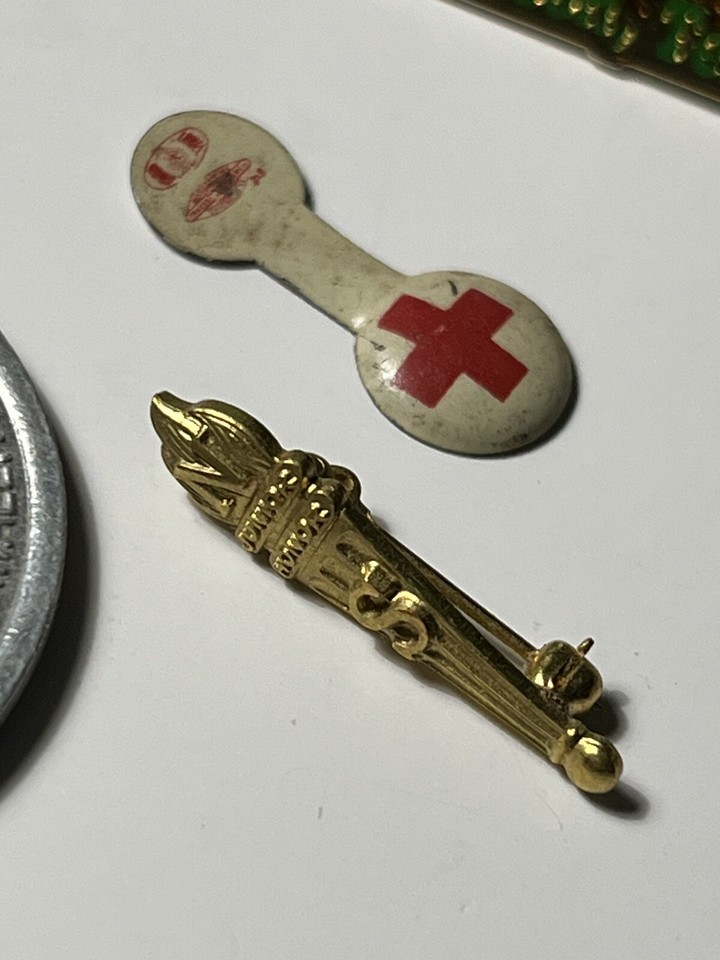 vintage JEWELRY BOX Lot Honor Pins Dice Cracker Jack TEXAS Tin Clicker ...