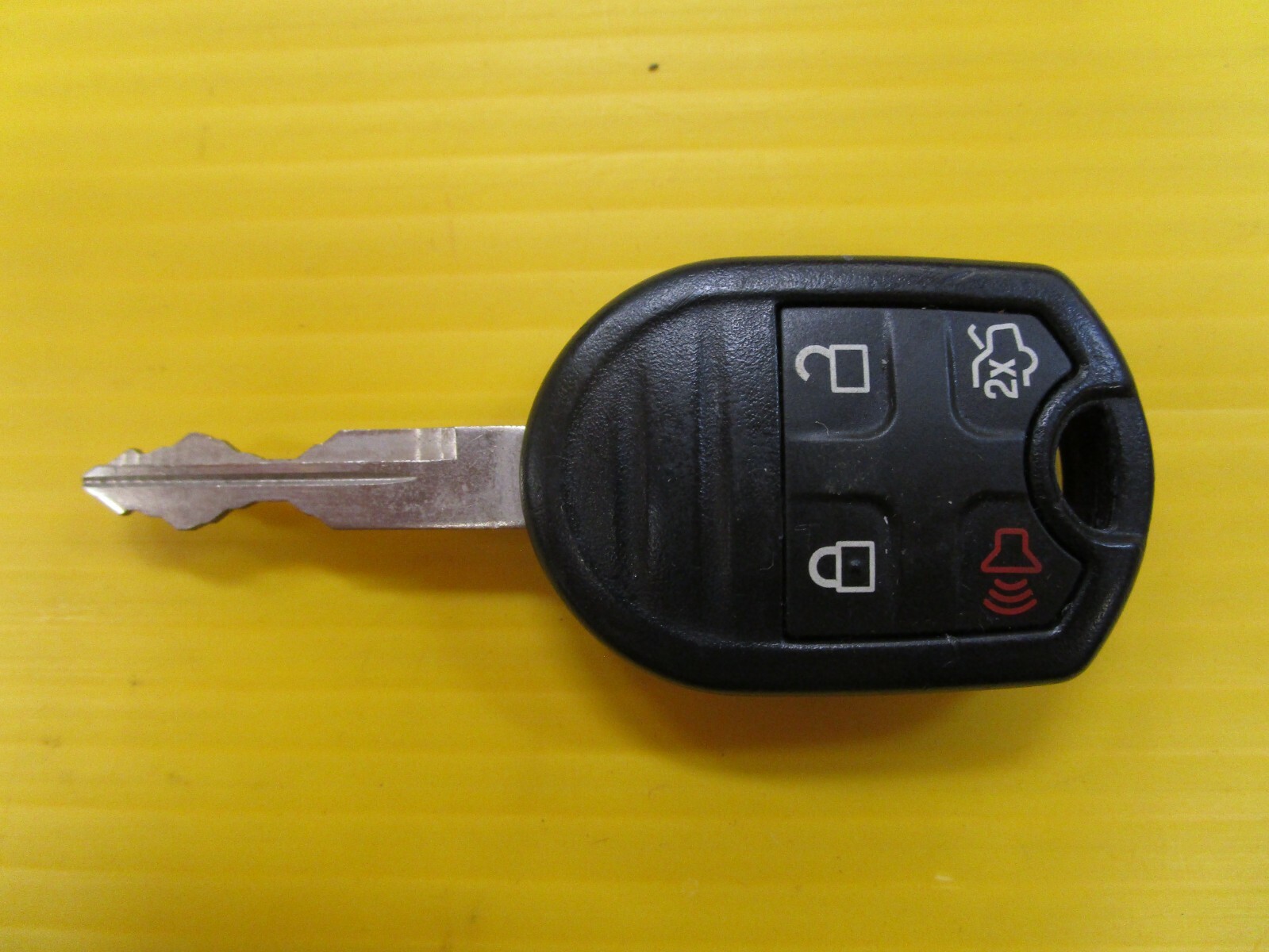 Set Of 2 Used Cut OEM 2010-2014 Ford Mustang Keys 164-R8087 5921186 ...