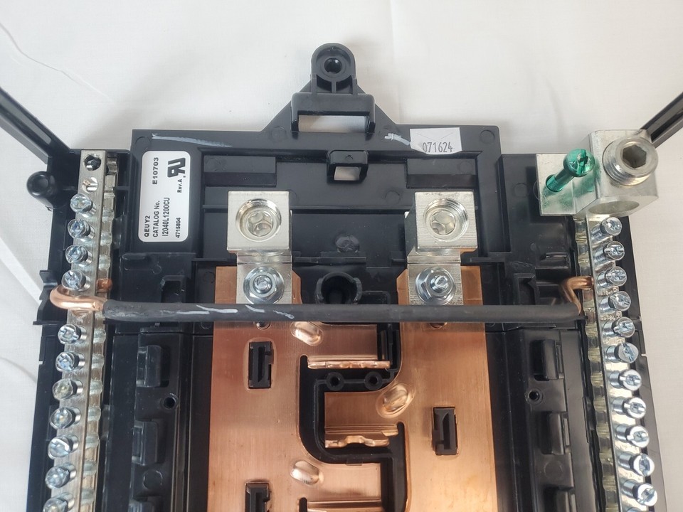 Siemens I2040L1200CU High Circuit Main Lug Load Center Interior With ...