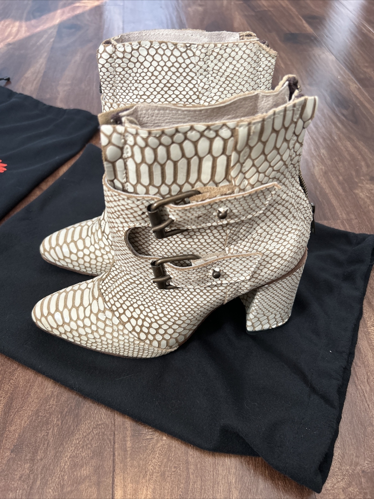 Freebird by Steven JOEY White SNAKE Leather Boots Womens Heels Size 8 ...