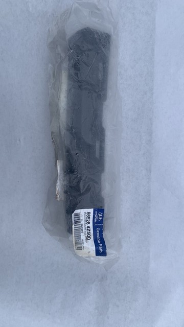 Hyundai OEM Santa FE Front Bumper Grille Grill-outer Bracket Right ...