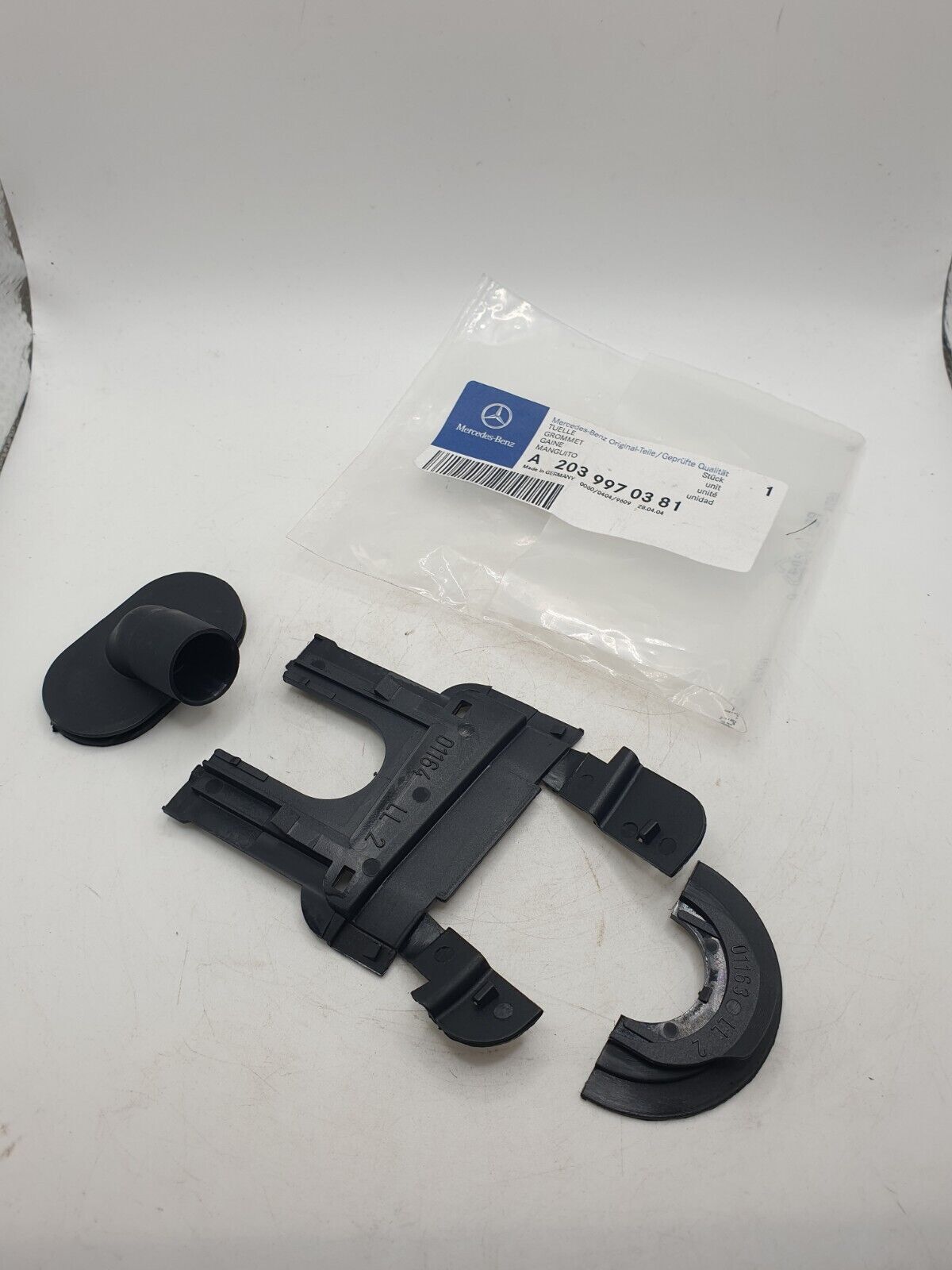 Mercedes Benz 203 C-Class Genuine Grommet Battery Cables A2039970381 | eBay