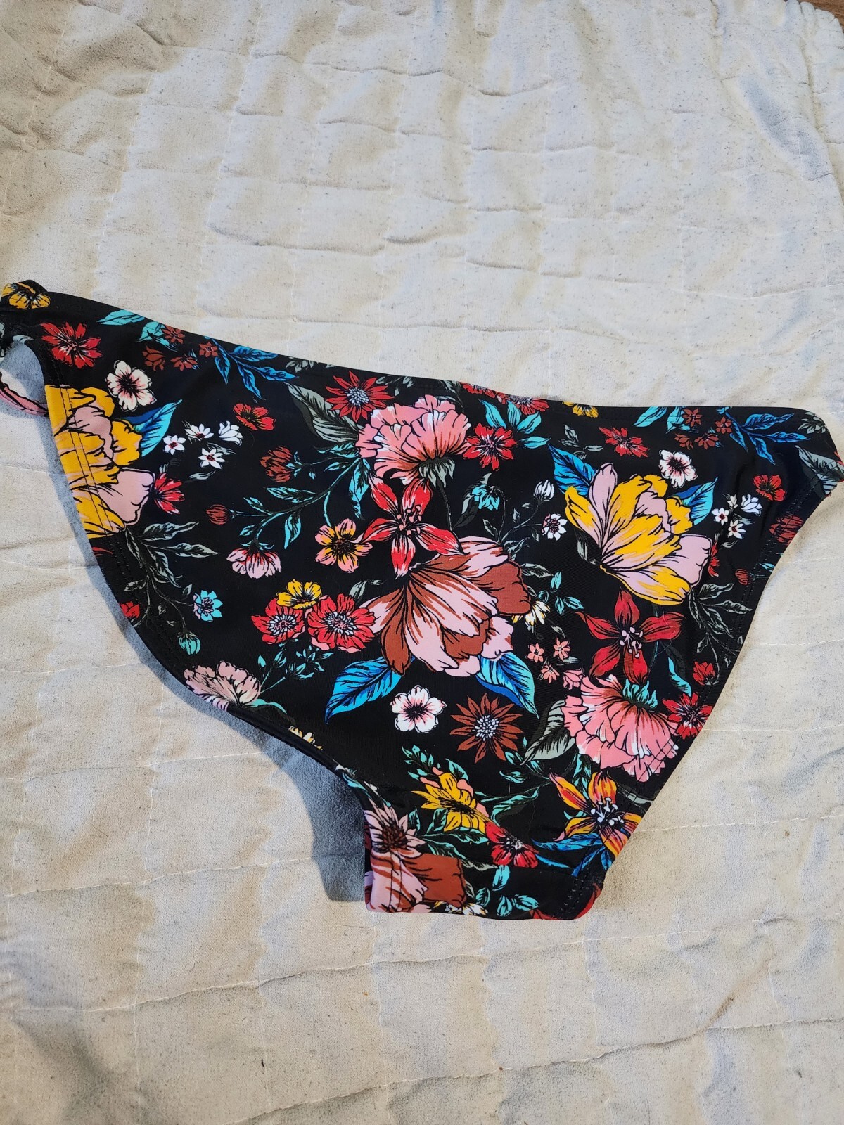 No Boundaries Floral Bikini Bottom Swimwear Women's S… - Gem