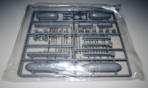 TRUMPETER P-51B MUSTANG II 02274 ⭐PARTS⭐ SPRUE Wx2-ORDNANCE+DROP TANKS ...