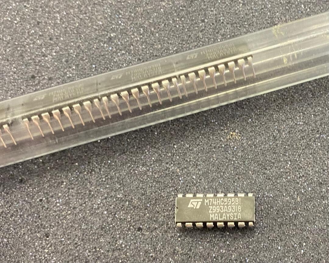 M74HC595B1R Original ST Microelectronics Serial In Parallel Out **NEW ...