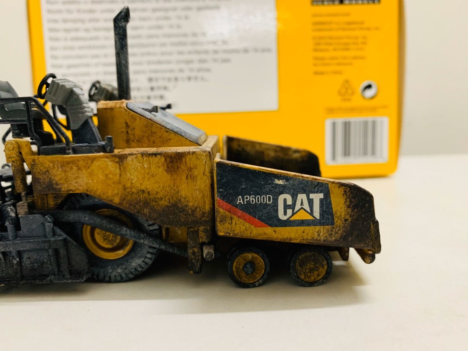 Norscot Cat AP600D Asphalt Paver Muddy Edition 1:50 Scale DieCast Model ...