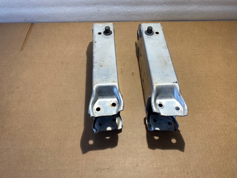 11-16 BMW 528i 550i 535i F10 FRONT LEFT LH RH REINFORCEMENT SUPPORT ...