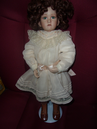 Vintage Georgetown Collection, Sophie w/stand | eBay