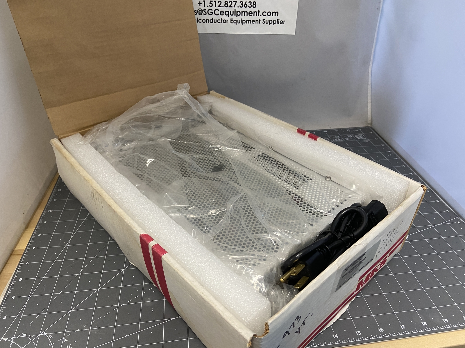 MKS Instruments 146C-AHOOM-1 Vacuum Gauge Measurement and Control ...