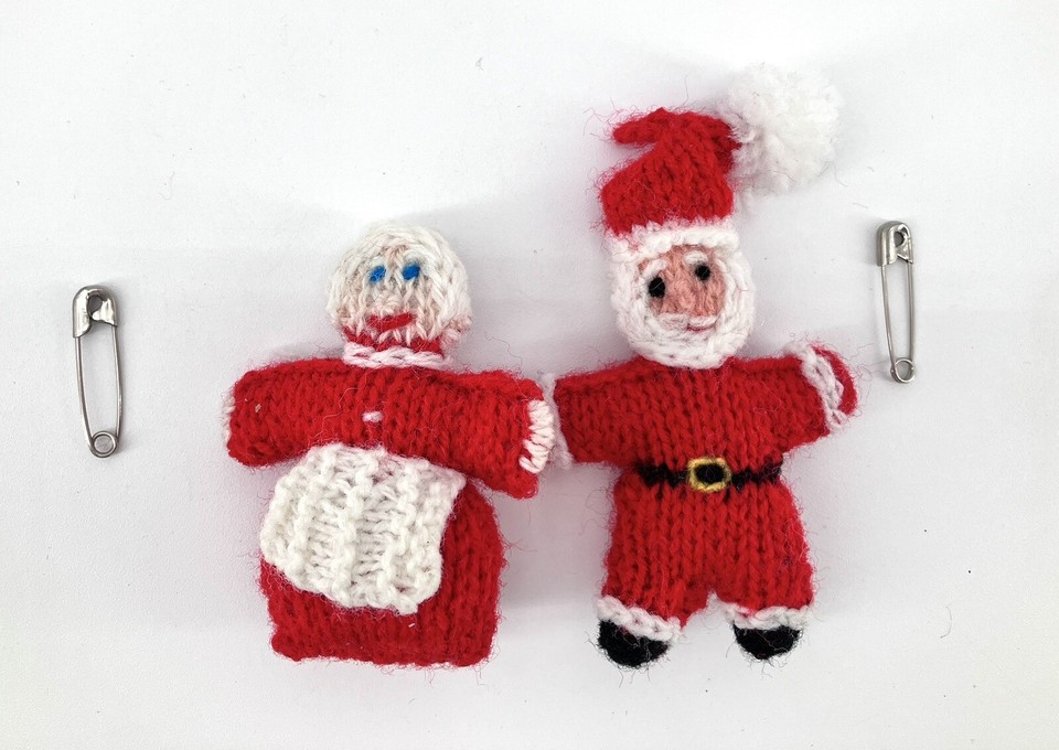 Vintage Christmas Crochet Pin Brooch Santa Clause & Mrs Santa 3.25 ...
