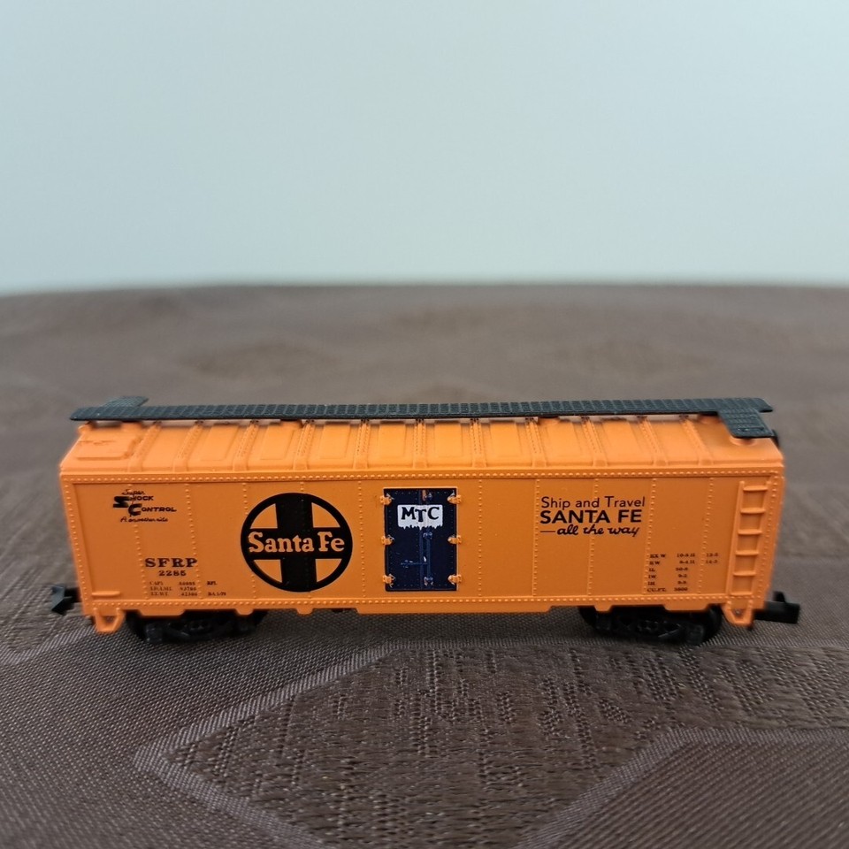 Model Power Santa Fe Reefer Freight Box Car N Scale 1:160 SFRP 2285 ...