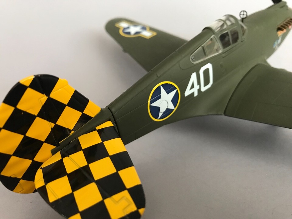 Limited Edition (504 units) “White 40” P-40 Warhawk “Trixie” 325FG ...