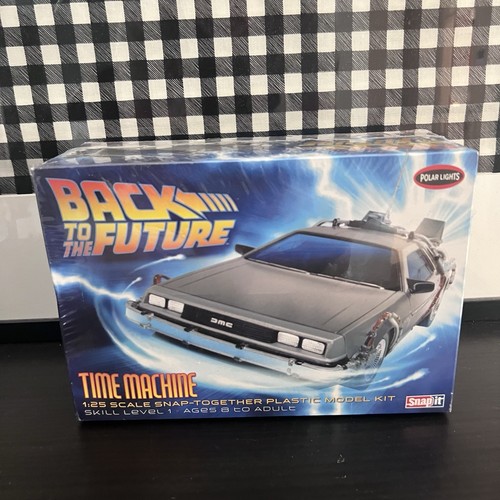POLAR LIGHTS BACK TO THE FUTURE TIME MACHINE 1/25 Scale Snap it MODEL ...