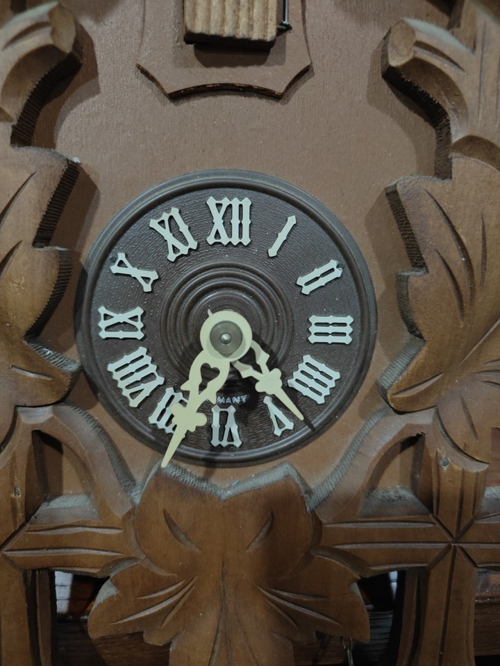 Vtg Black Forest Made In Germany Cuckoo Clock Wood Bird Acorn Chime ...