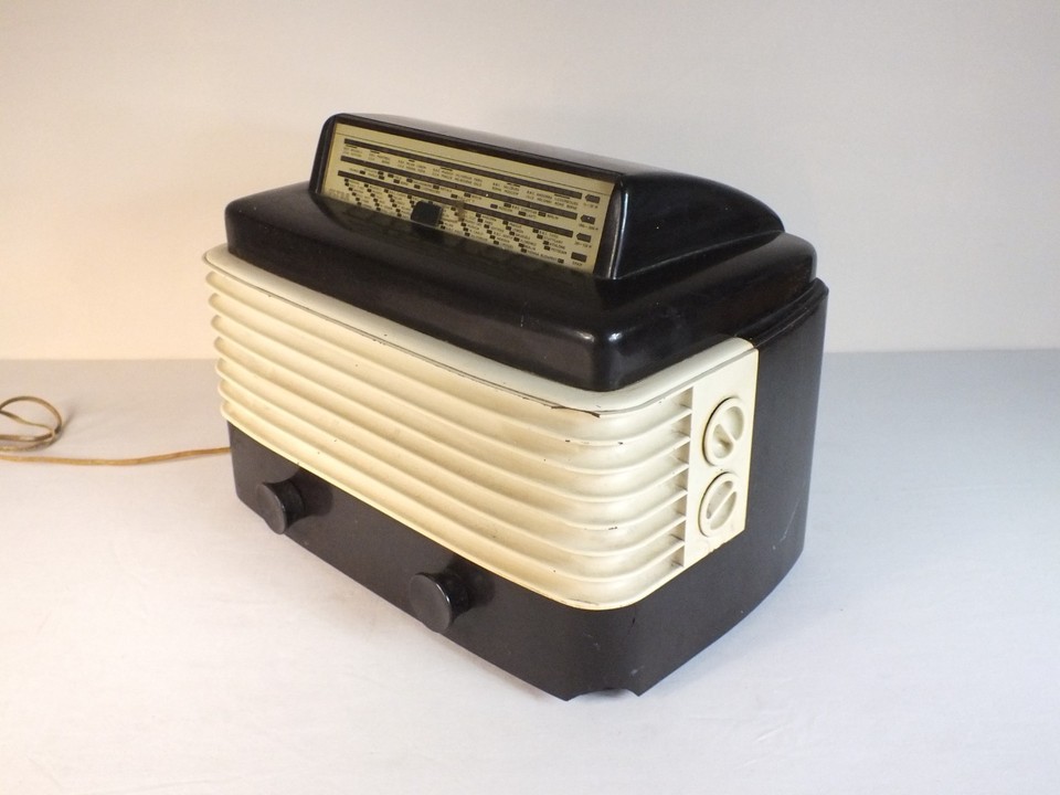 Vintage Ultra Electric Ltd No T491 Bakelite Valve Radio - Lights Up But ...