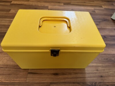 Vintage Plastic Sewing Box 70’s With One Tray And Vintage Notions ...